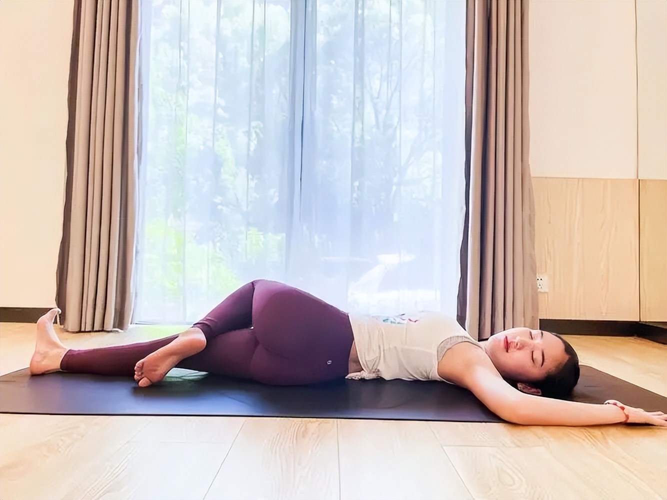 10 yoga movements for insomnia and difficulty falling asleep to help ...