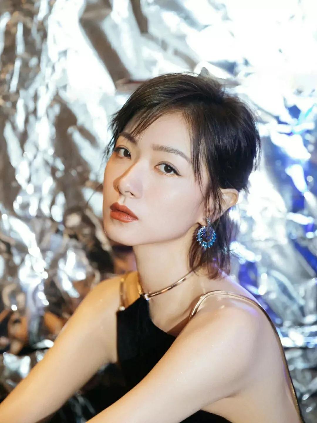 Oriental beauty Wan Qian - iNEWS