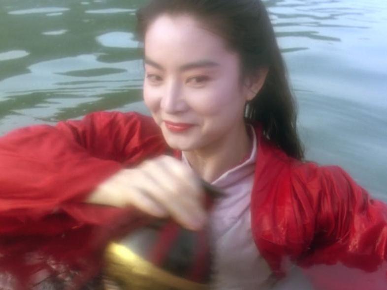 Brigitte Lin had plastic surgery?Wearing hundreds of millions of jewels ...