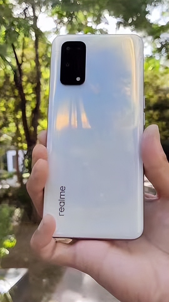 Real me new phone exposure, 120Hz+4200mAh, 150w fast charge blessing ...