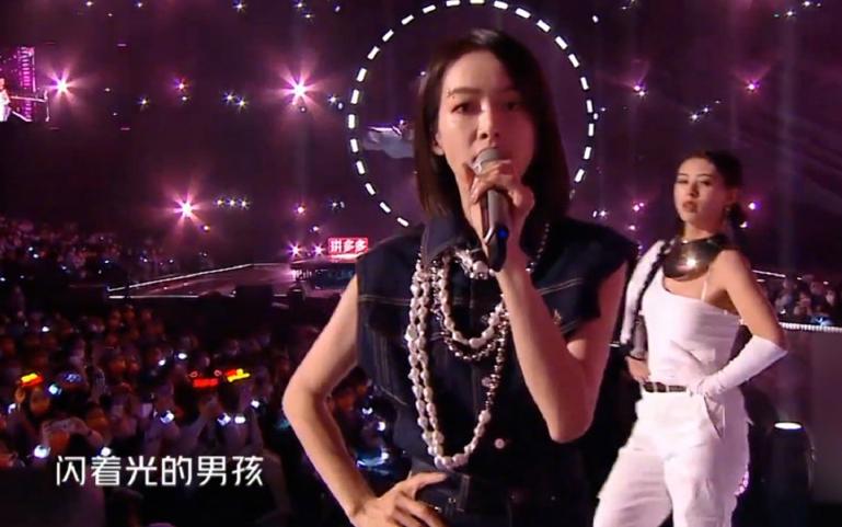 Hunan Satellite TV's New Year's Eve party: Wilber Pan was ridiculed for ...