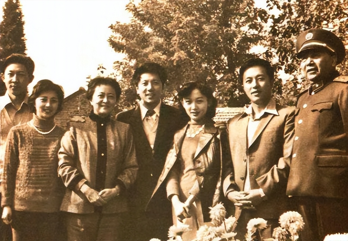 The outstanding bloodline of Liu and Deng's descendants: a family ...