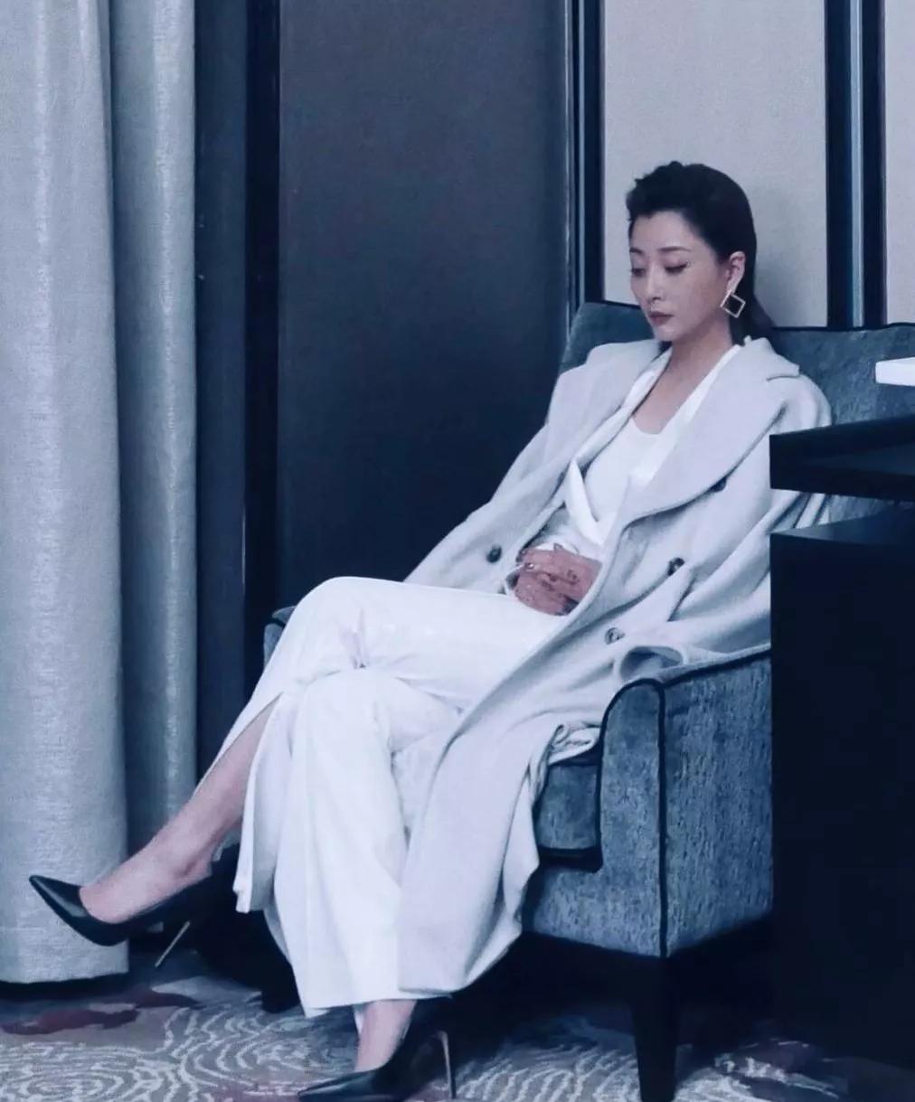 Pretty Celebrity: Yin Tao's High-Heeled Beauty Photo Gallery - iMedia