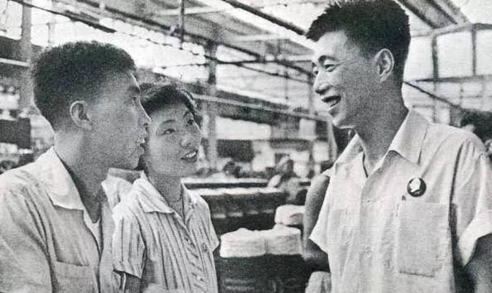 Wang Hongwen's daughter, she voluntarily gave up her iron job to go ...