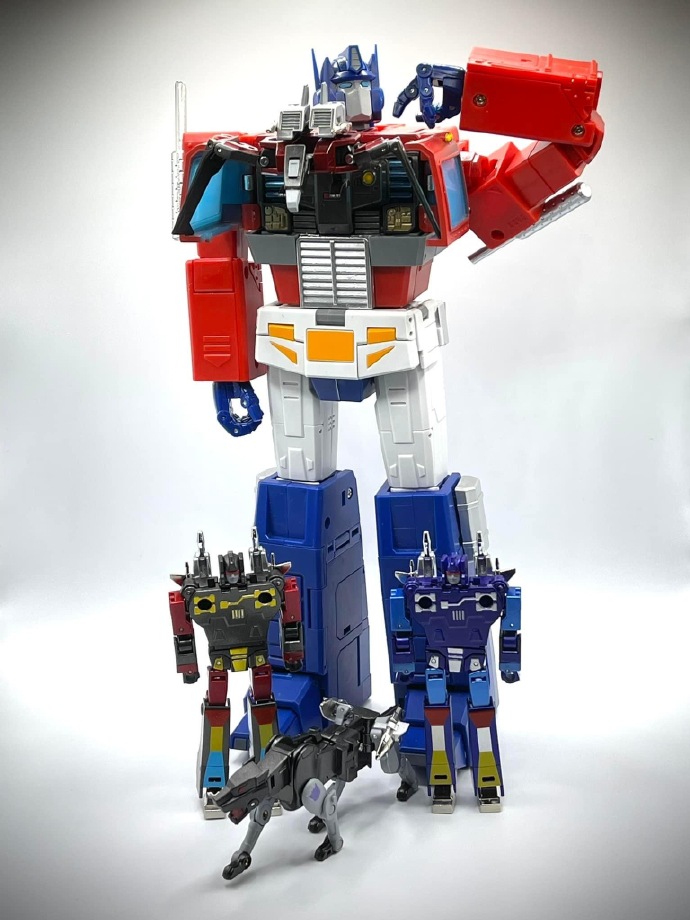 Transformers model interesting scene, Optimus Prime turned into sound ...