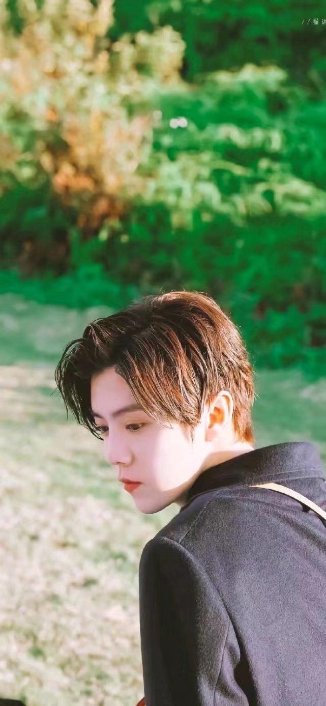 This wave of Lu Han's actions is too manly, giving Guan Xiaotong a full ...