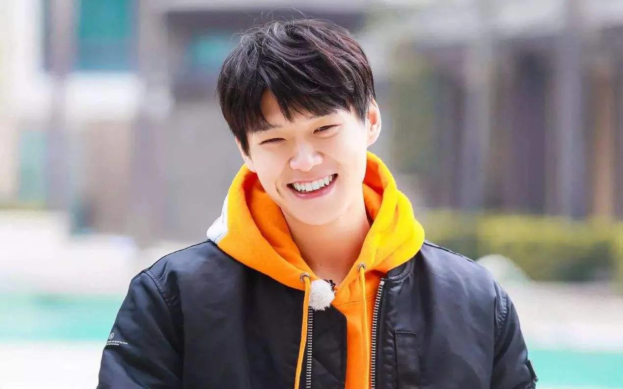 It is rumored on the Internet that Wei Daxun and Qin Lan are in love, and the man's three love ...