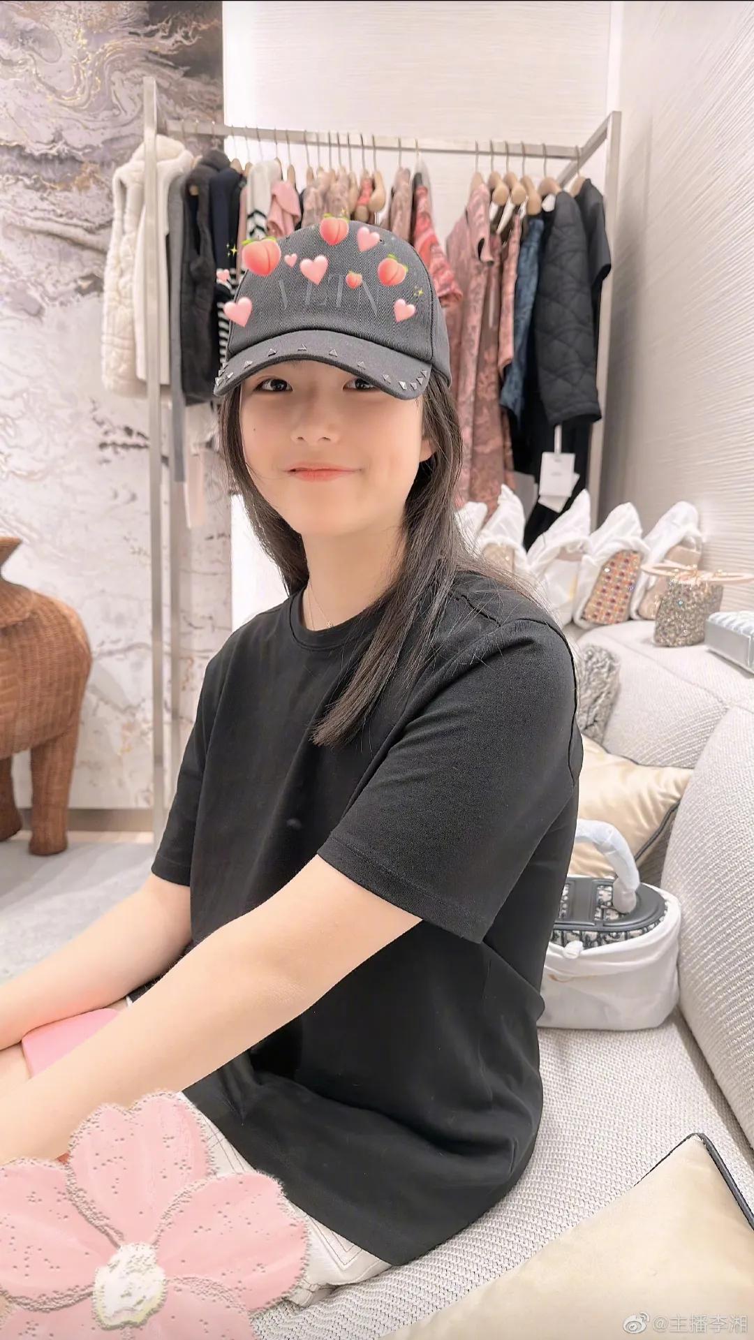 Li Xiang posted photos and wished Wang Shiling a happy Children's Day ...