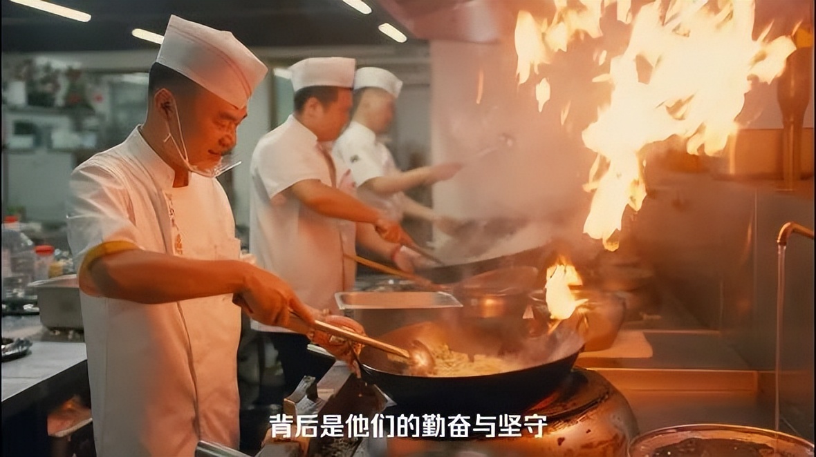 The smell of fireworks, the moon is bright tonight - iNEWS