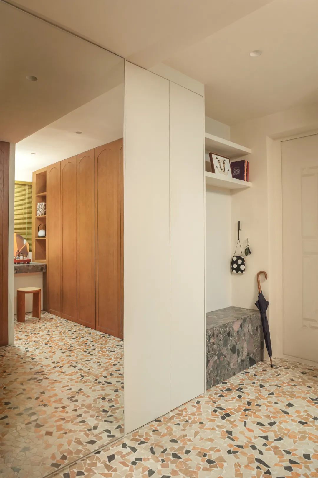 69 square meters of three bedrooms are converted into one bedroom, the ...