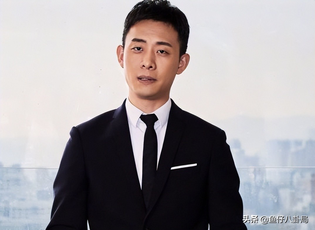Infatuated actor Zhang Yi: Guarding the first love of a vegetative ...