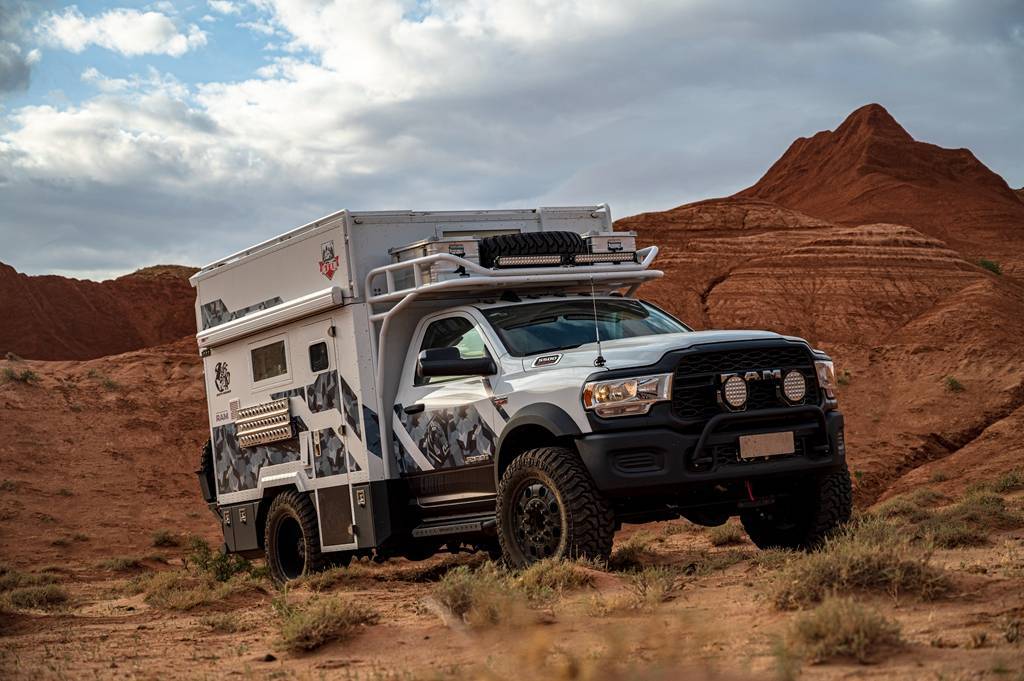 Ram 5500 Earth Wanderer four-wheel drive off-road RV into Tibet travel ...