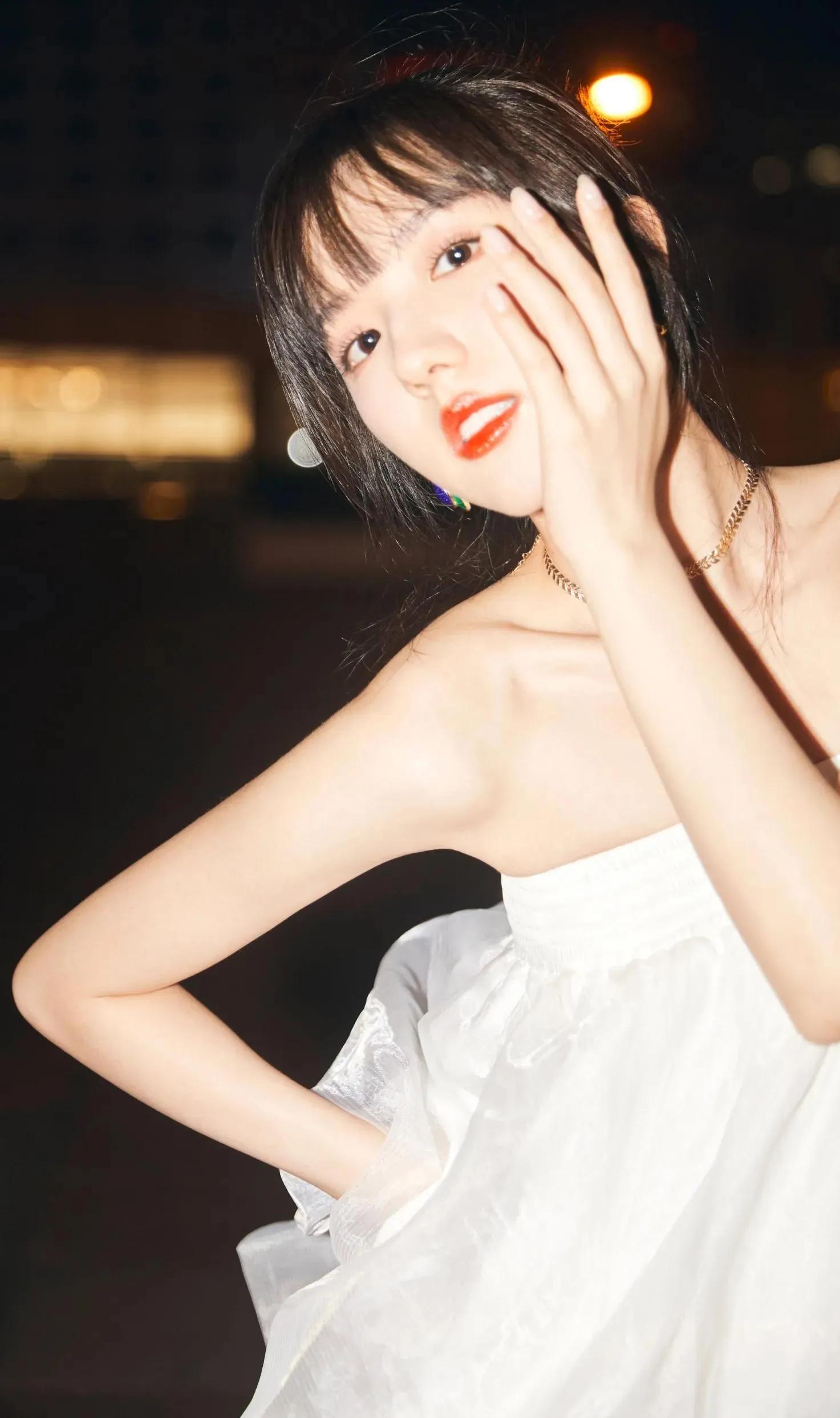 Su Xiaotong, Appreciation of Meitu series - iNEWS