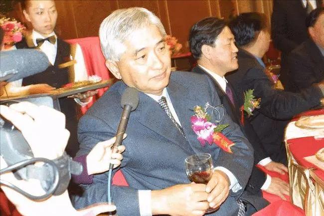 Rong Yiren, a red capitalist, passed away at the age of 89. As China's ...