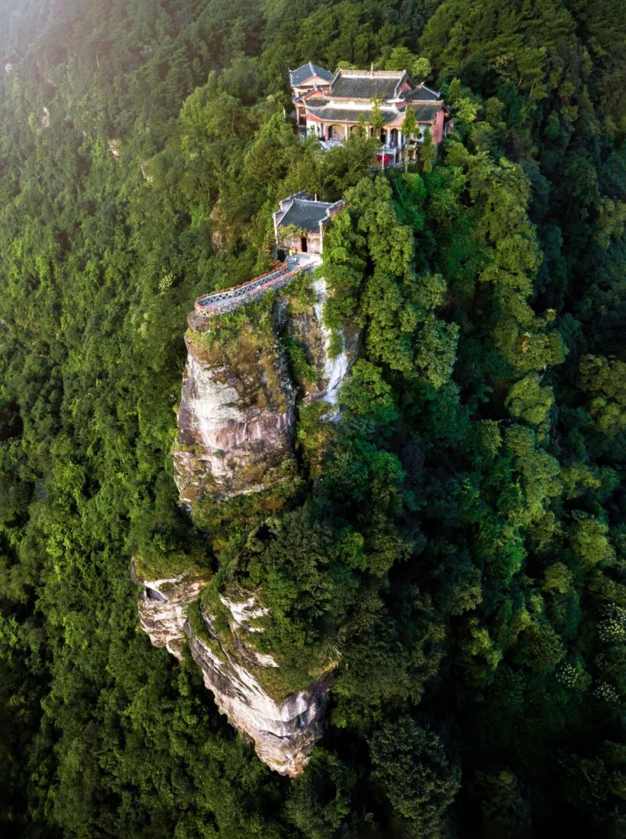 40℃+!I also got these cool places like Qijiang to "hide and hide" → - iNEWS