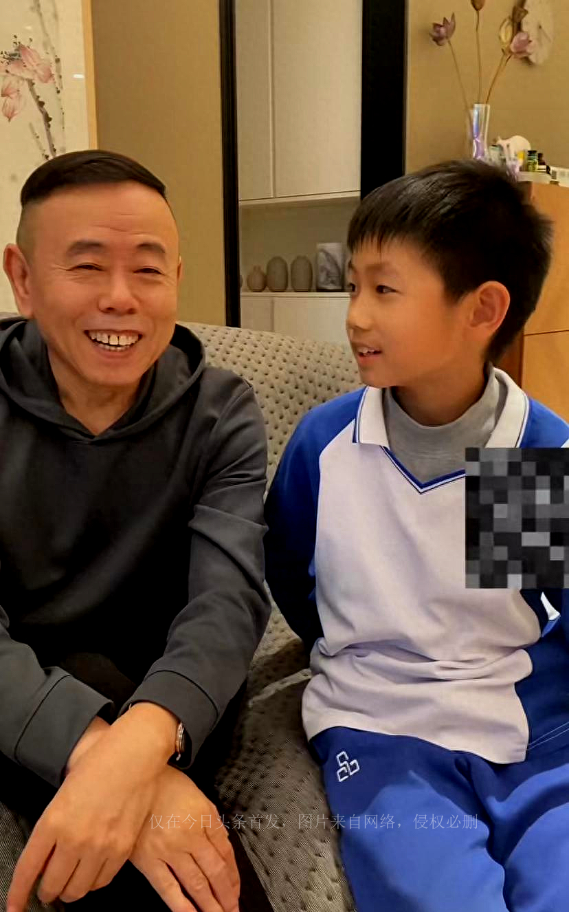 Pan Changjiang's 9-year-old grandson is too handsome. He has similar facial features and ...