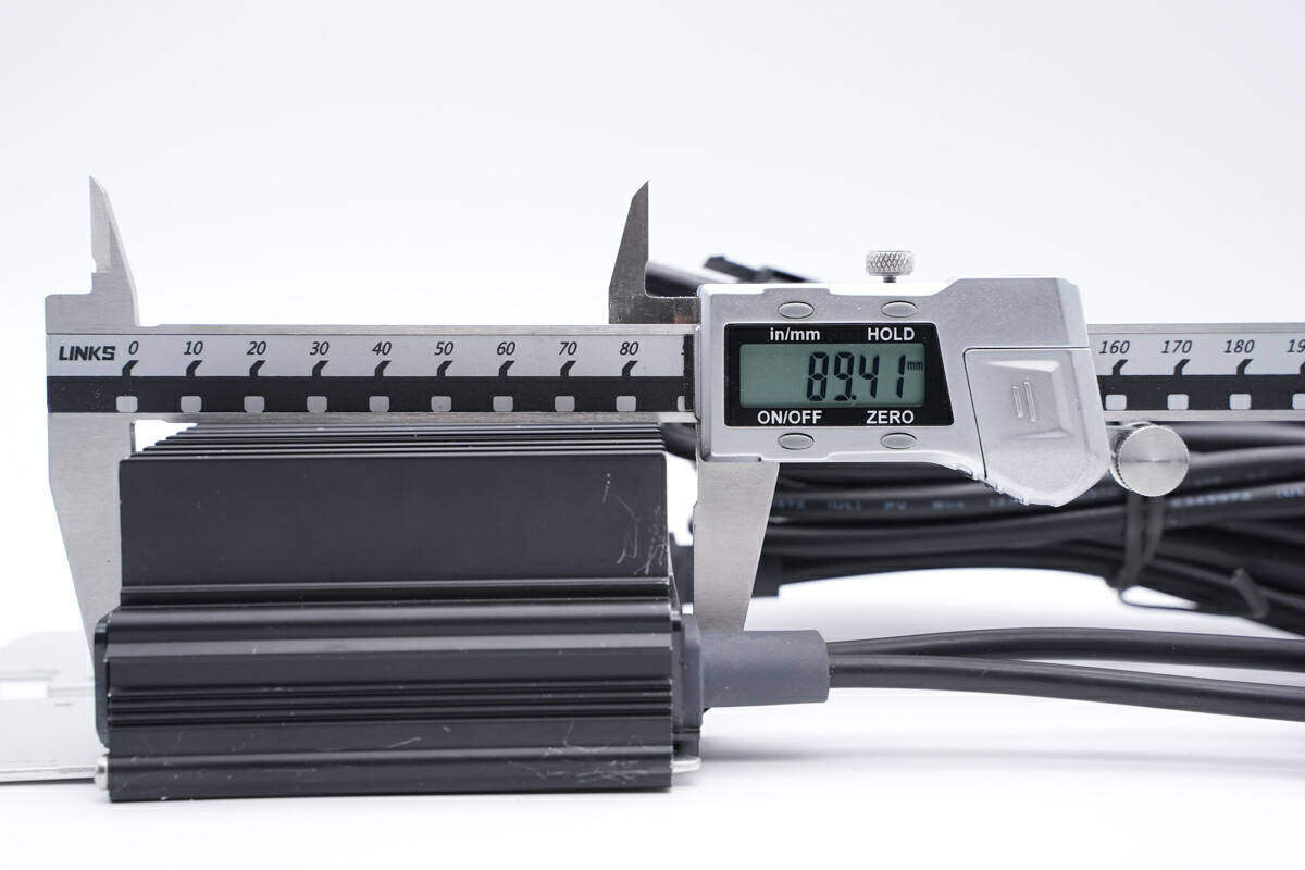 充電器看膩了？來個兩斤重的硬貨，SolarEdge 700W功率優化器拆解 - 頭條匯