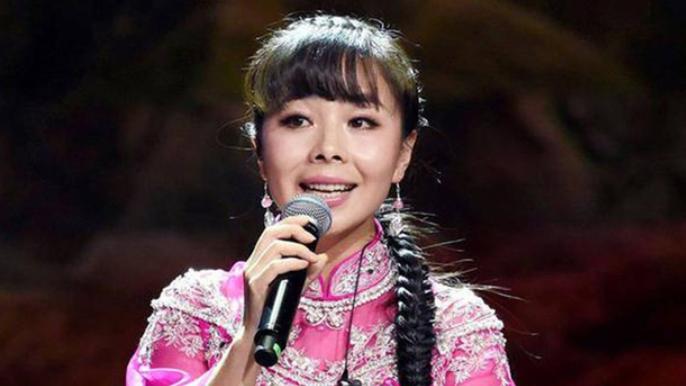 Singer Wang Erni: When she became famous, she did not forget her first ...