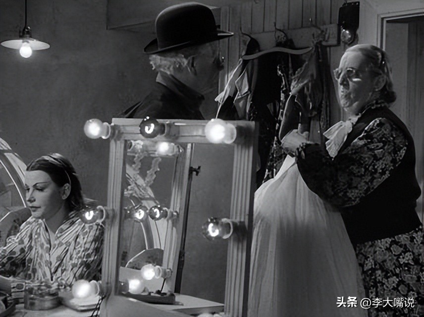 The use of light and shadow and lens composition in the movie "Summer ...