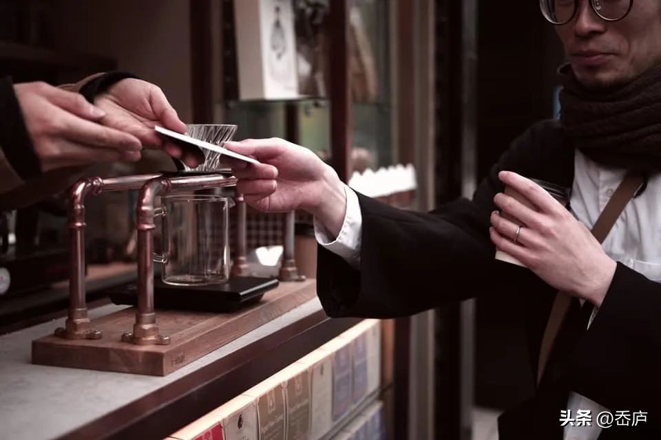 Only 1 square meter "cigarette box" cafe - iNEWS