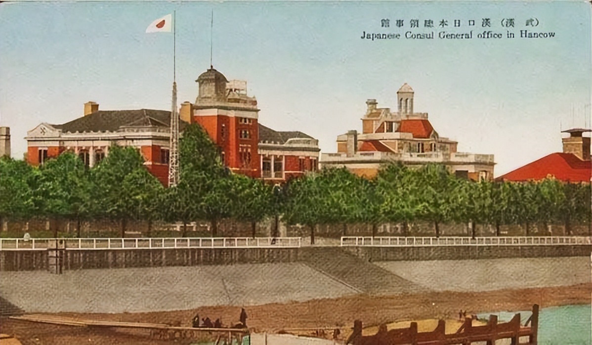 Behind the bombing of the US military in Tokyo during World War II, the ...