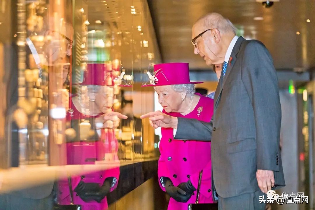 Sotheby's Hammer Raises the Hammer of Sir Ho Hung-ching's Collection ...