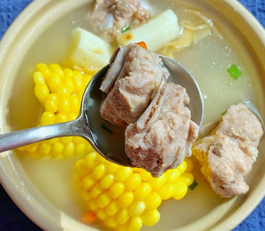 Drink more soup in spring to nourish and beautify the skin. The soup is ...