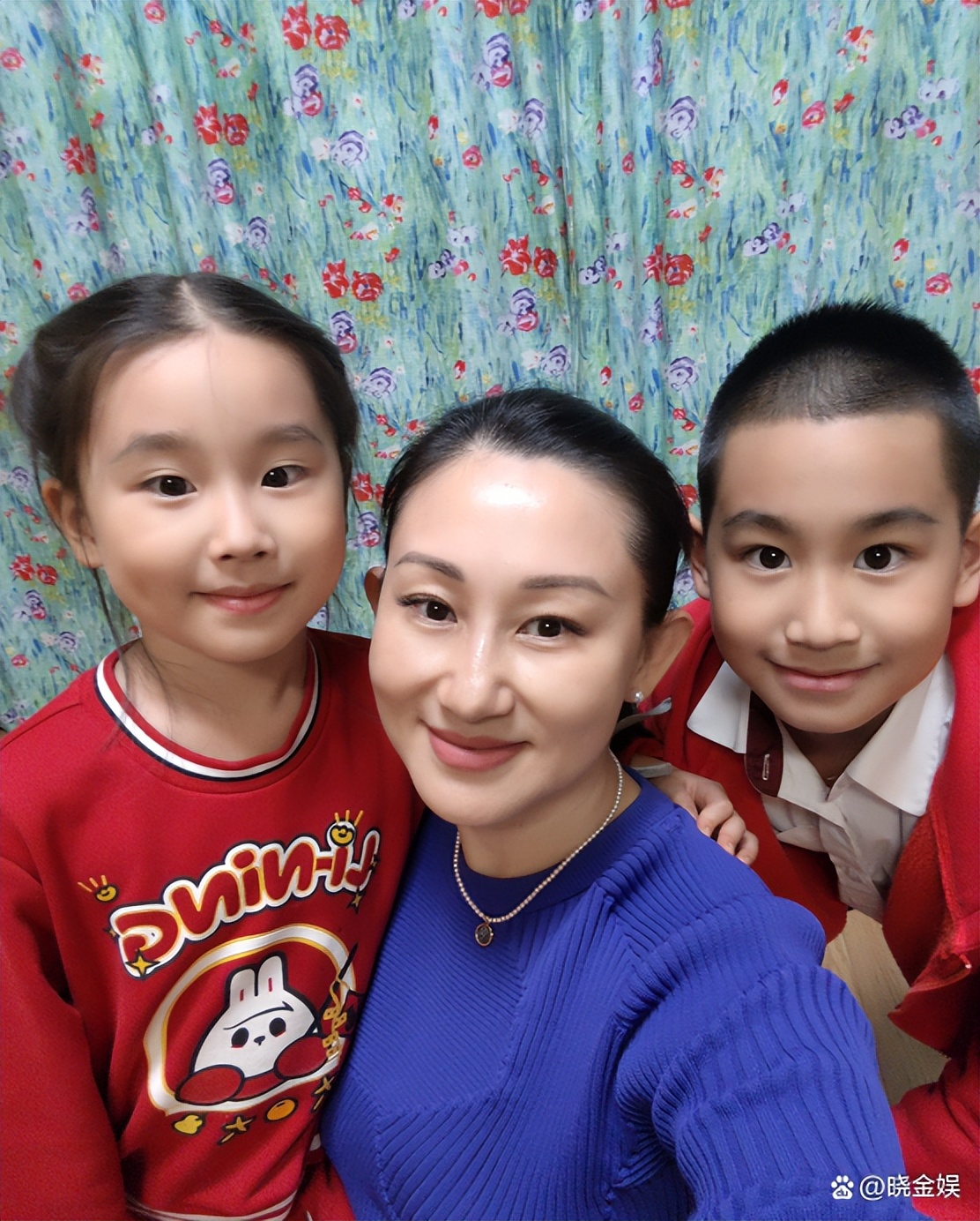 Zhao Wenzhuo: 999 roses play romance, 17 years after marriage, he still treats his wife Zhang ...