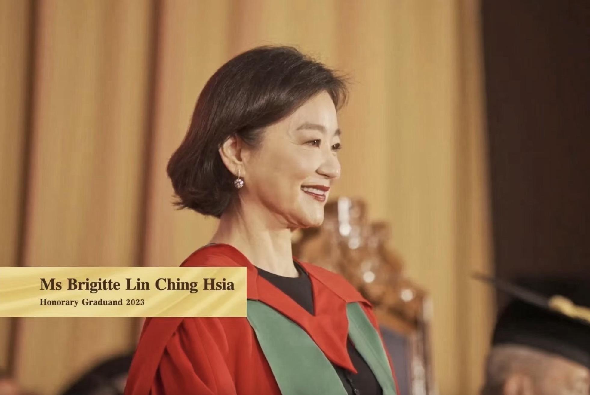 68-year-old Lin Qingxia was awarded an honorary doctorate, and she ...