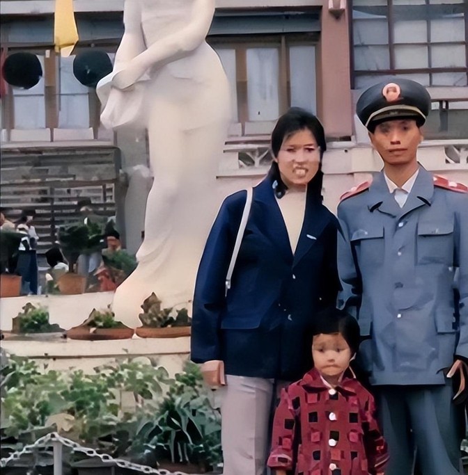 He is an ageless male god! He proposed at an altitude of 5,600 meters ...