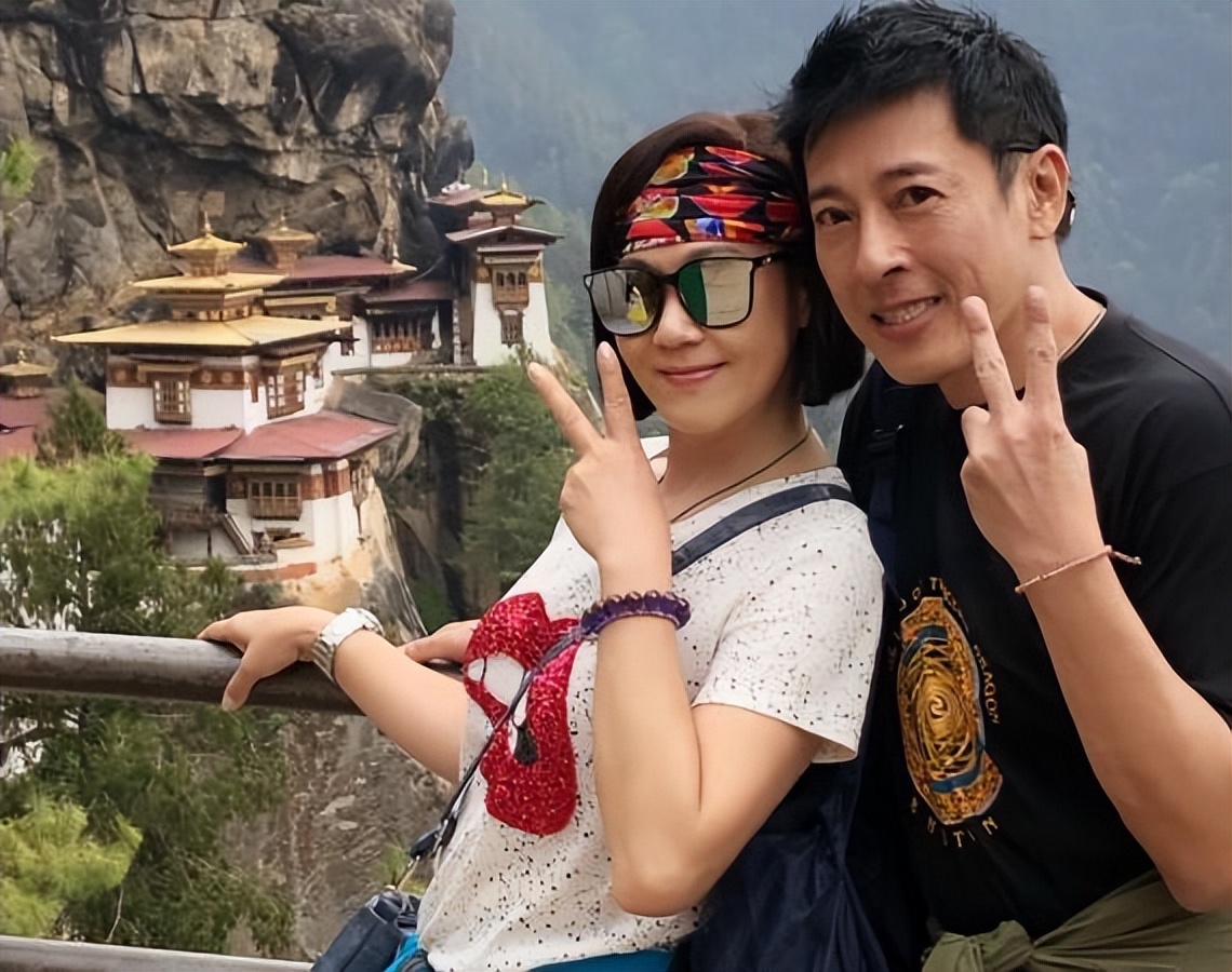 In order not to look old, the couple did not eat meat for 25 years and did not have children ...