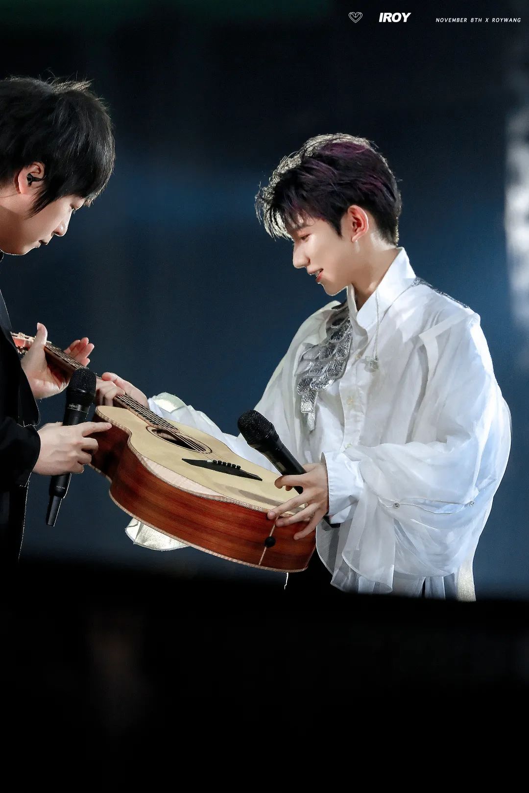 Wang Yuan sang in the Bird's Nest on Mayday, thinking of Wang Yuan's ...
