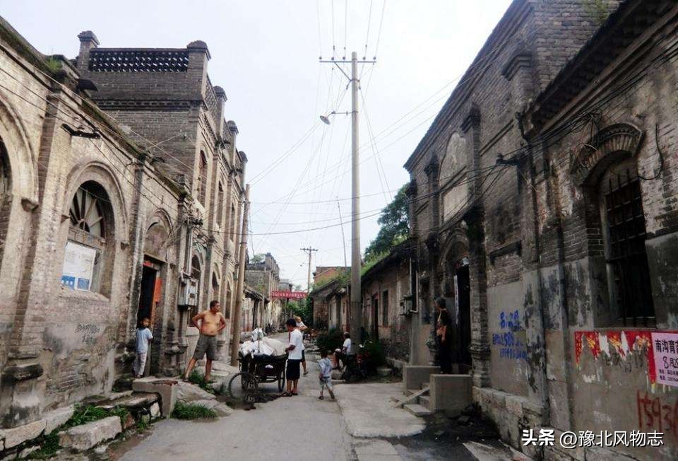 "There are many stories in the old city" in the history of northern ...