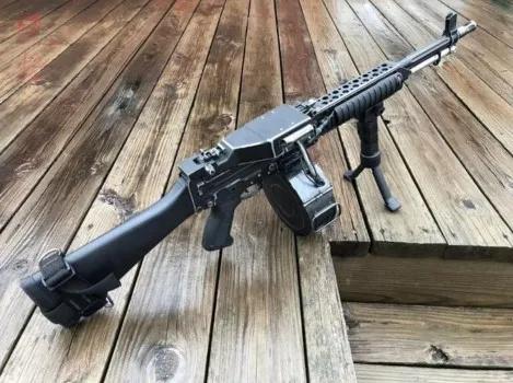 Weapons: (15) Talking about machine guns made in the United States - iNEWS