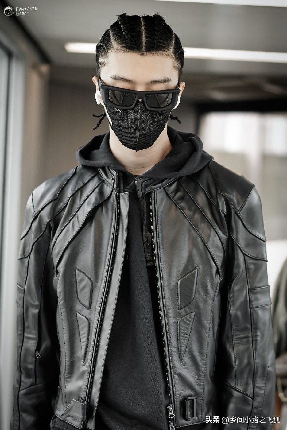 Fan Chengcheng's ditches look so cool, he wears leather clothes and ...