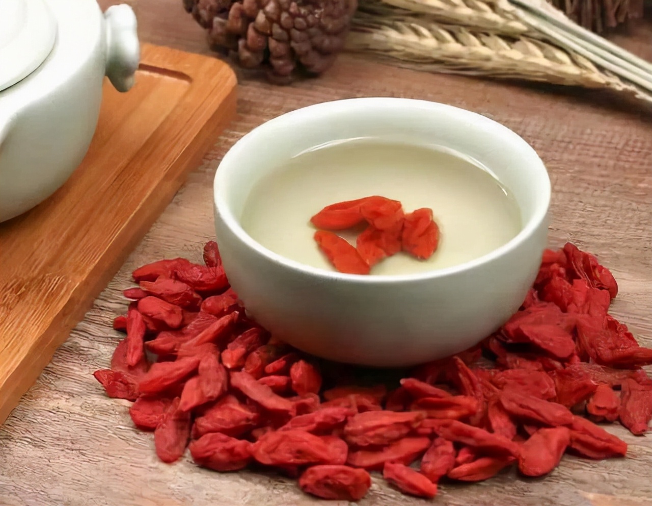 What are the health benefits of men drinking wolfberry in water for a ...