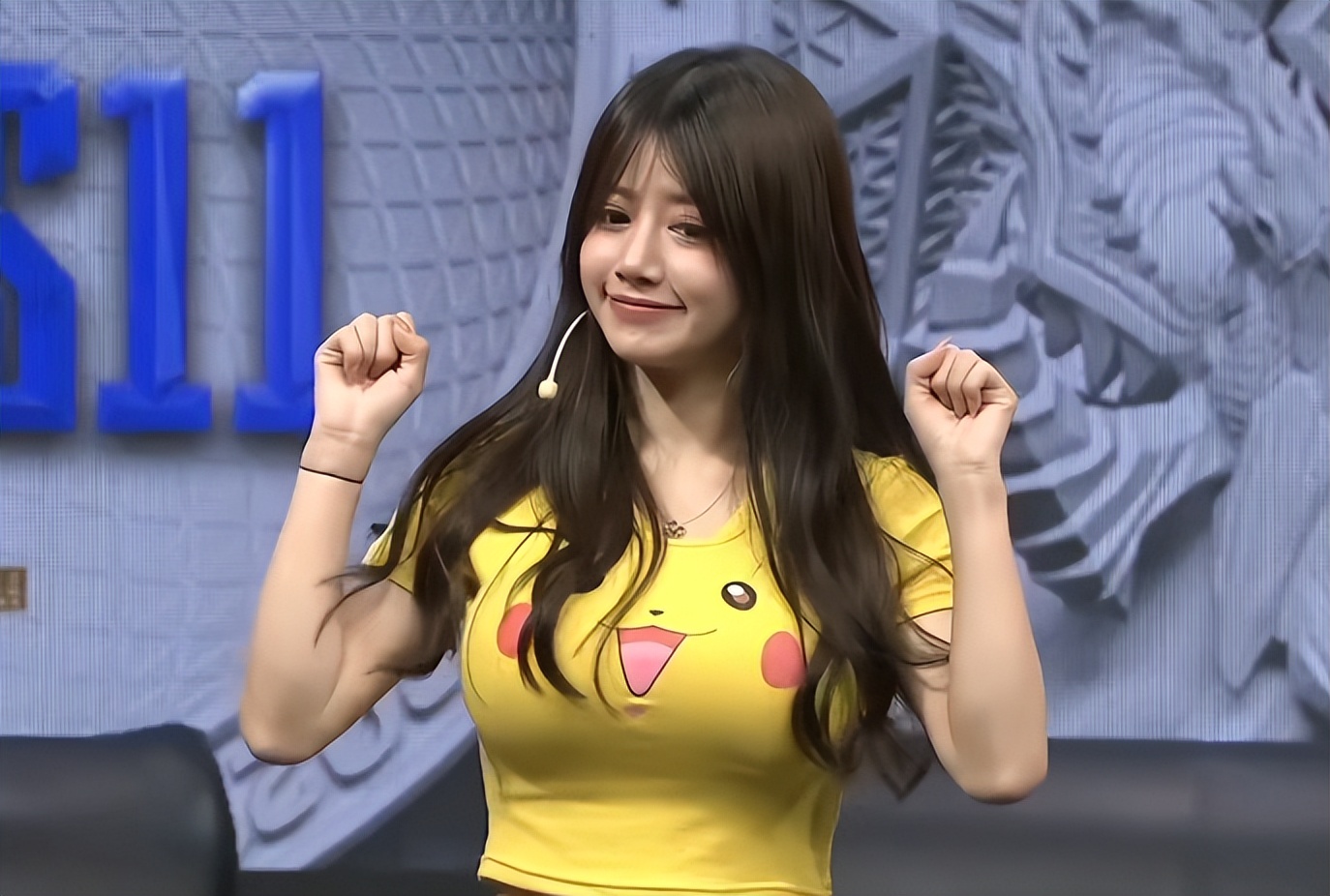 Lin Qiqi's hosting skills are amazing, Jin Mimi is also full of attention, and the male ...