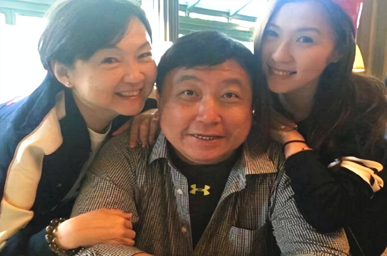 Wang Jing's Mother's Day Family Portrait Exposure! The two daughters ...