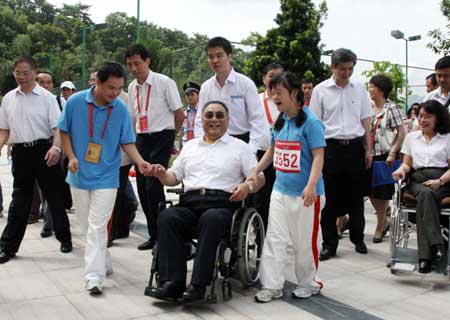 Where are Grandpa Deng's five children now?The three daughters are ...