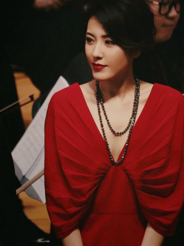 Zeng Li: The once-in-two-hundred-year beauty does not love handsome men ...