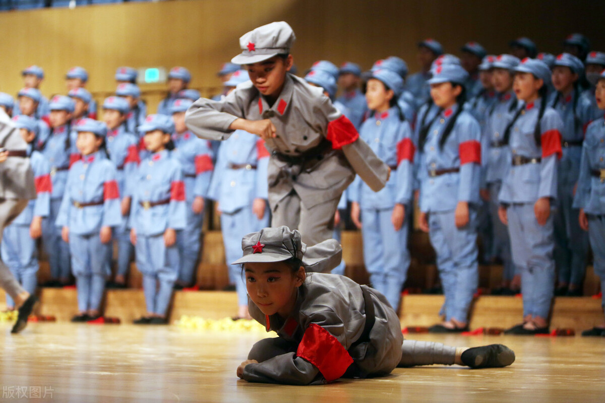 The 94-year history of changes in the PLA uniforms - iNEWS