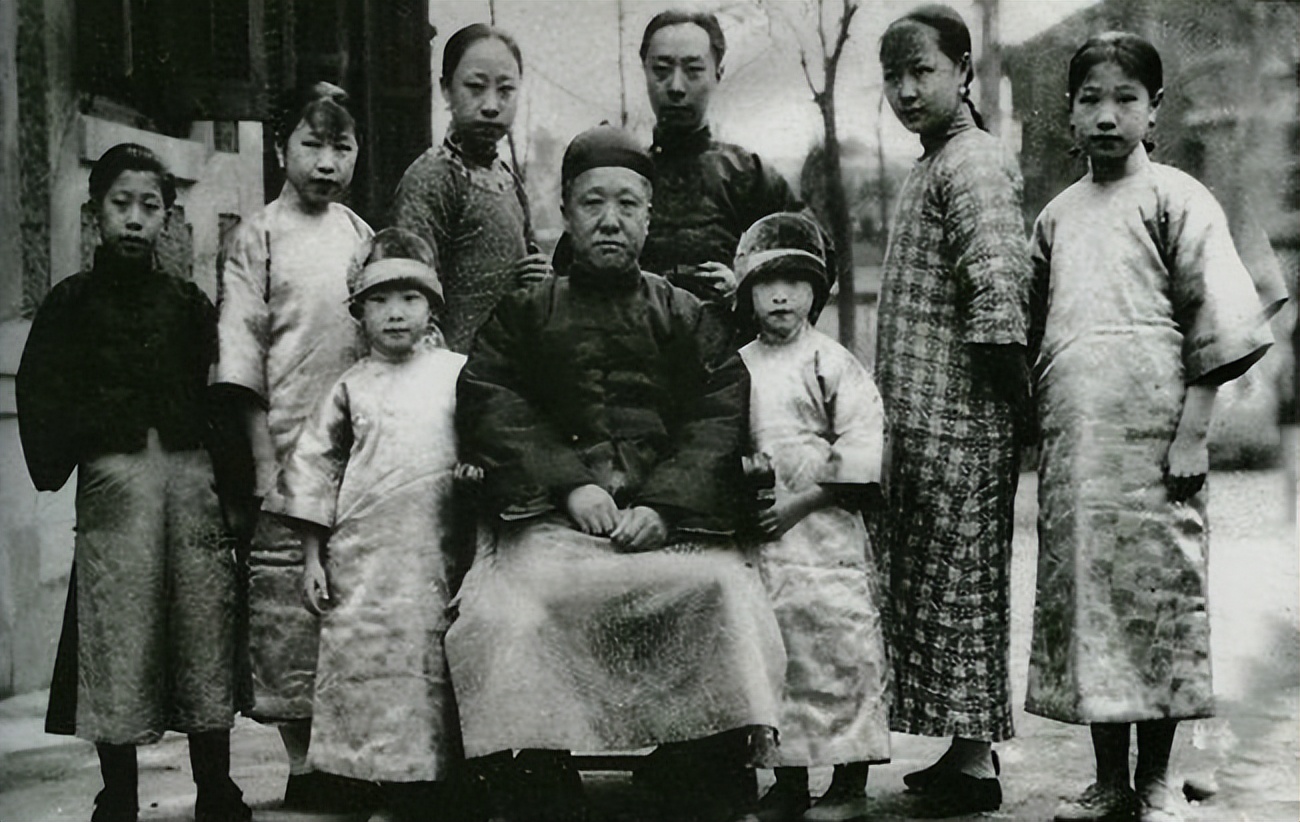 Who did Gege in the last Qing Dynasty marry?Several big stars are ...