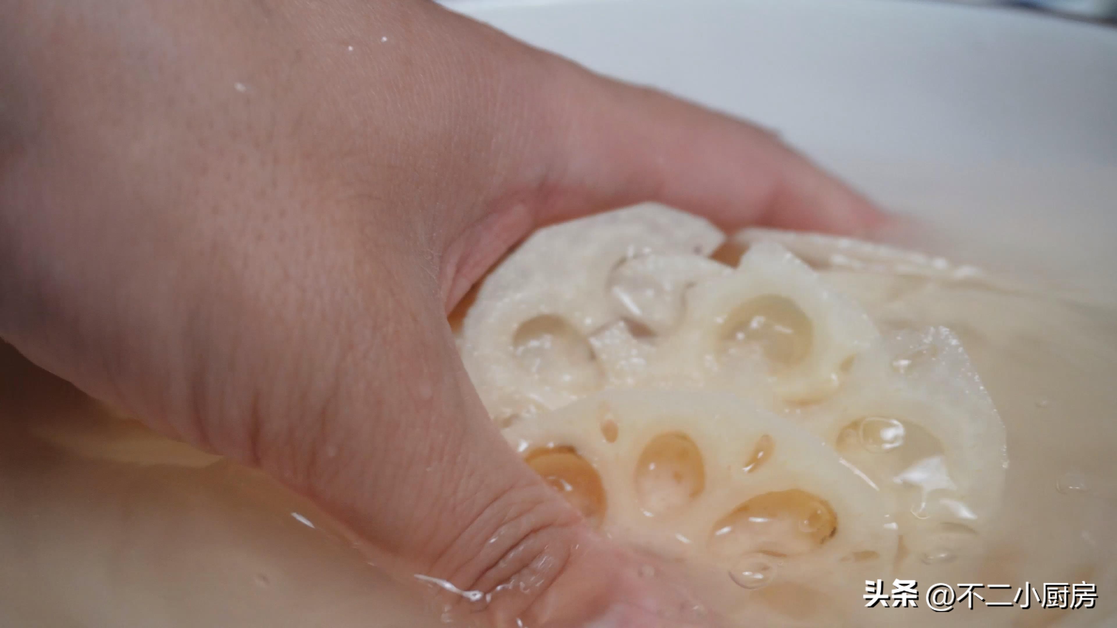 Mixed lotus root in soy sauce, the old method of a 50-year-old chef ...