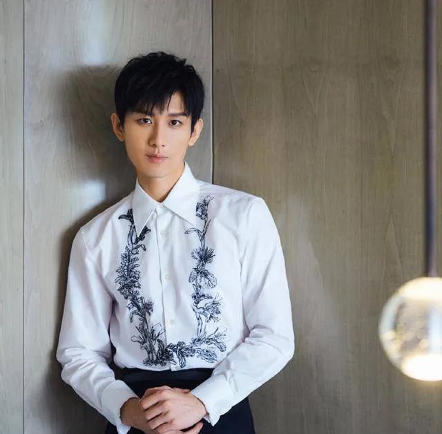 The popularity of the boy's song was over 10,000, and Li Hongyi washed ...