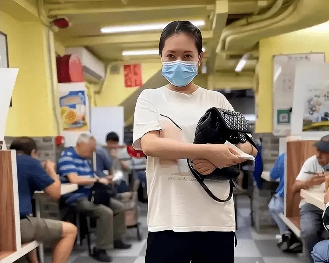 Original "Time is not forgiving, even goddesses grow old" - Li Lizhen's ...