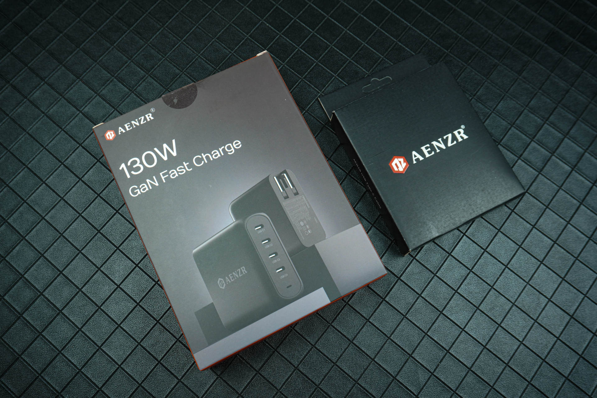 多口充電的快感！AENZR130W充電套裝帶來GaN新體驗 - 資訊咖