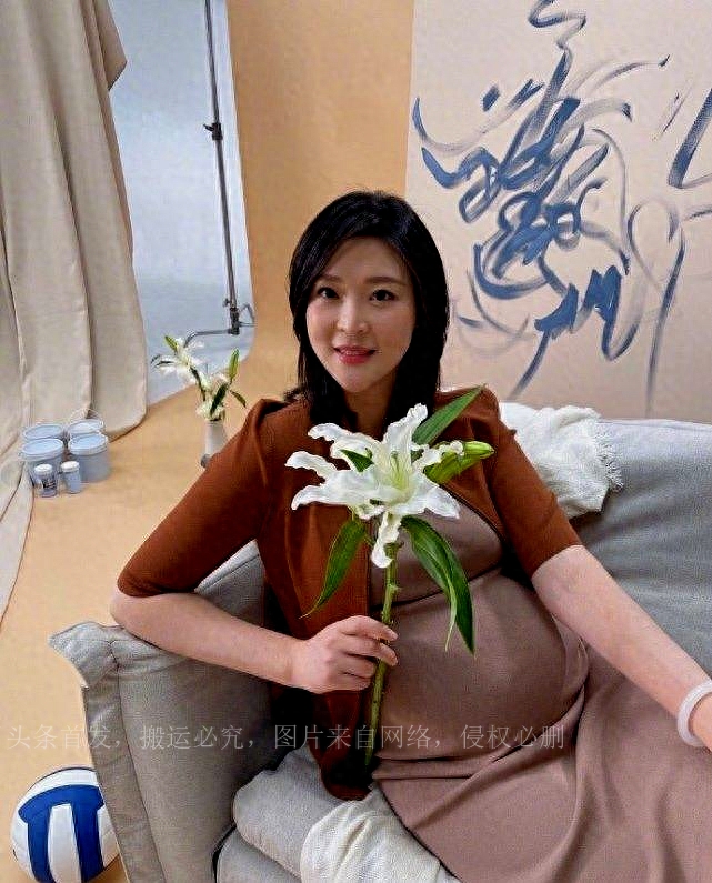 Hui Ruoqi posted pregnancy photos. Her belly is as big as a basket and ...