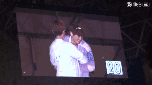 How good is EXO's relationship?I want to hug, I want to be embraced by ...