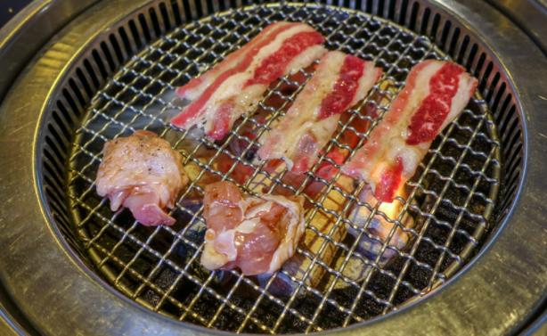 This fragrant and oily barbecue in Beijing, more than 100 pieces is ...
