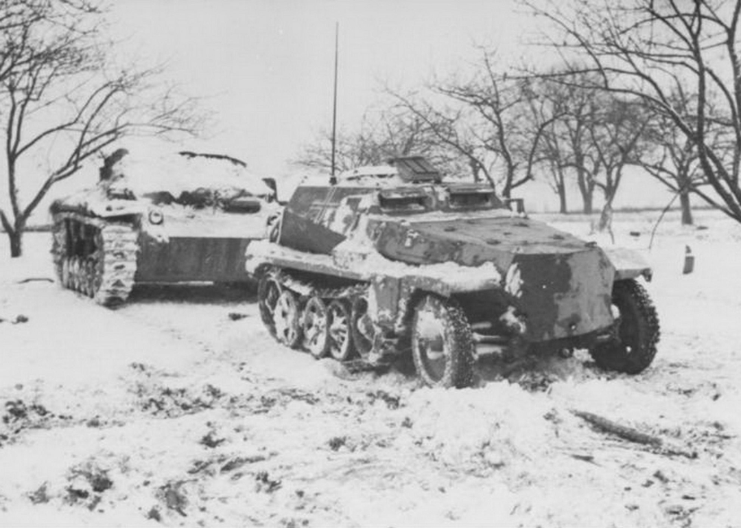 When German soldiers froze to death in pieces when they attacked Moscow ...
